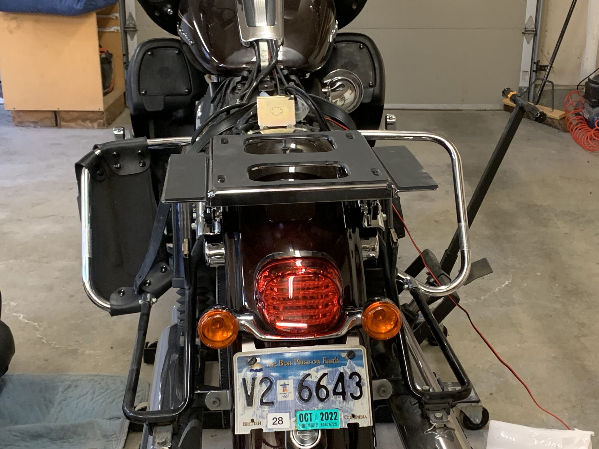 Tour pack replacement: installing the tour pack - Geek on a Harley