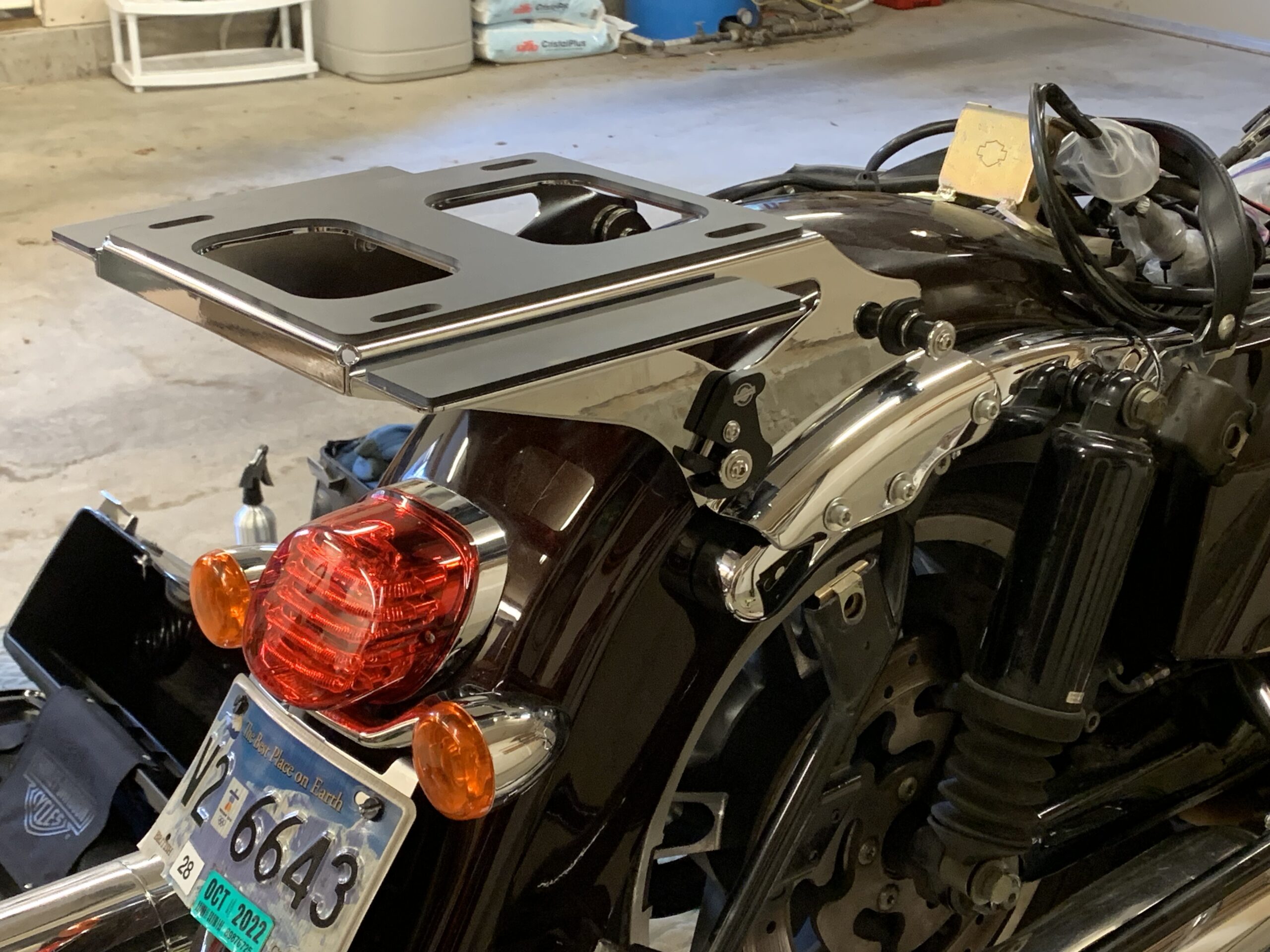 Tour pack replacement: installing the tour pack – Geek on a Harley