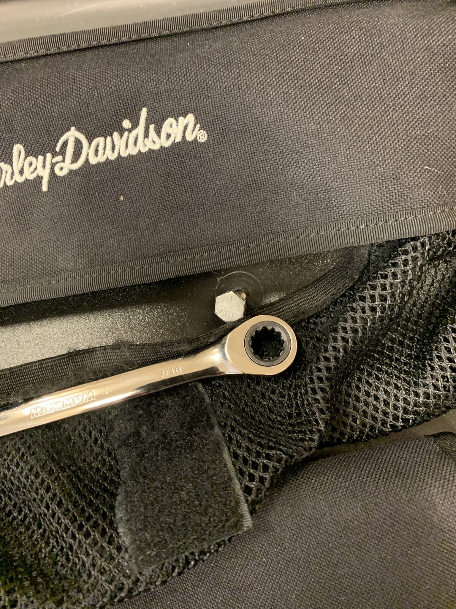 Tour pack replacement: installing the tour pack - Geek on a Harley