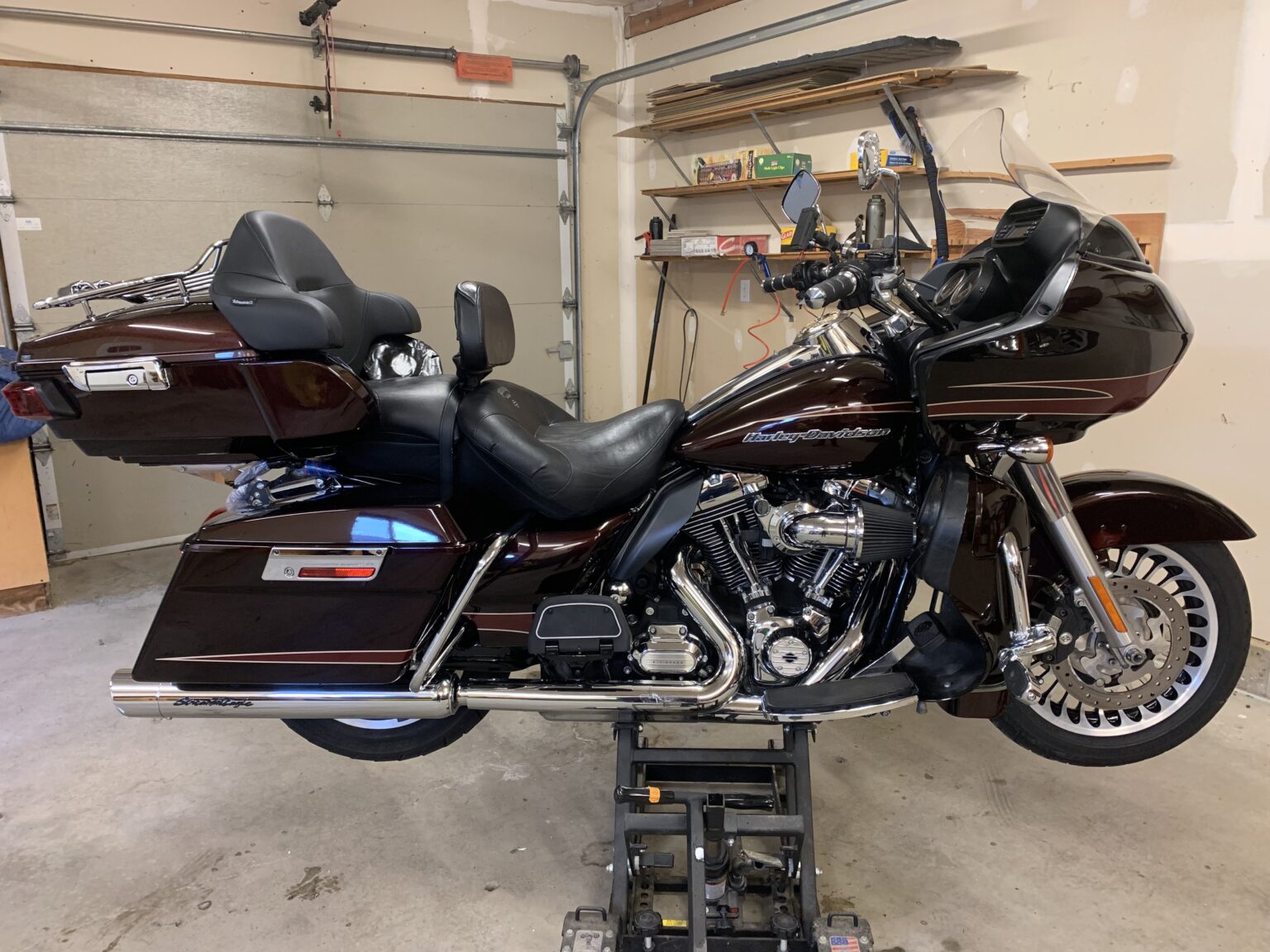 Tour pack replacement: installing the tour pack – Geek on a Harley