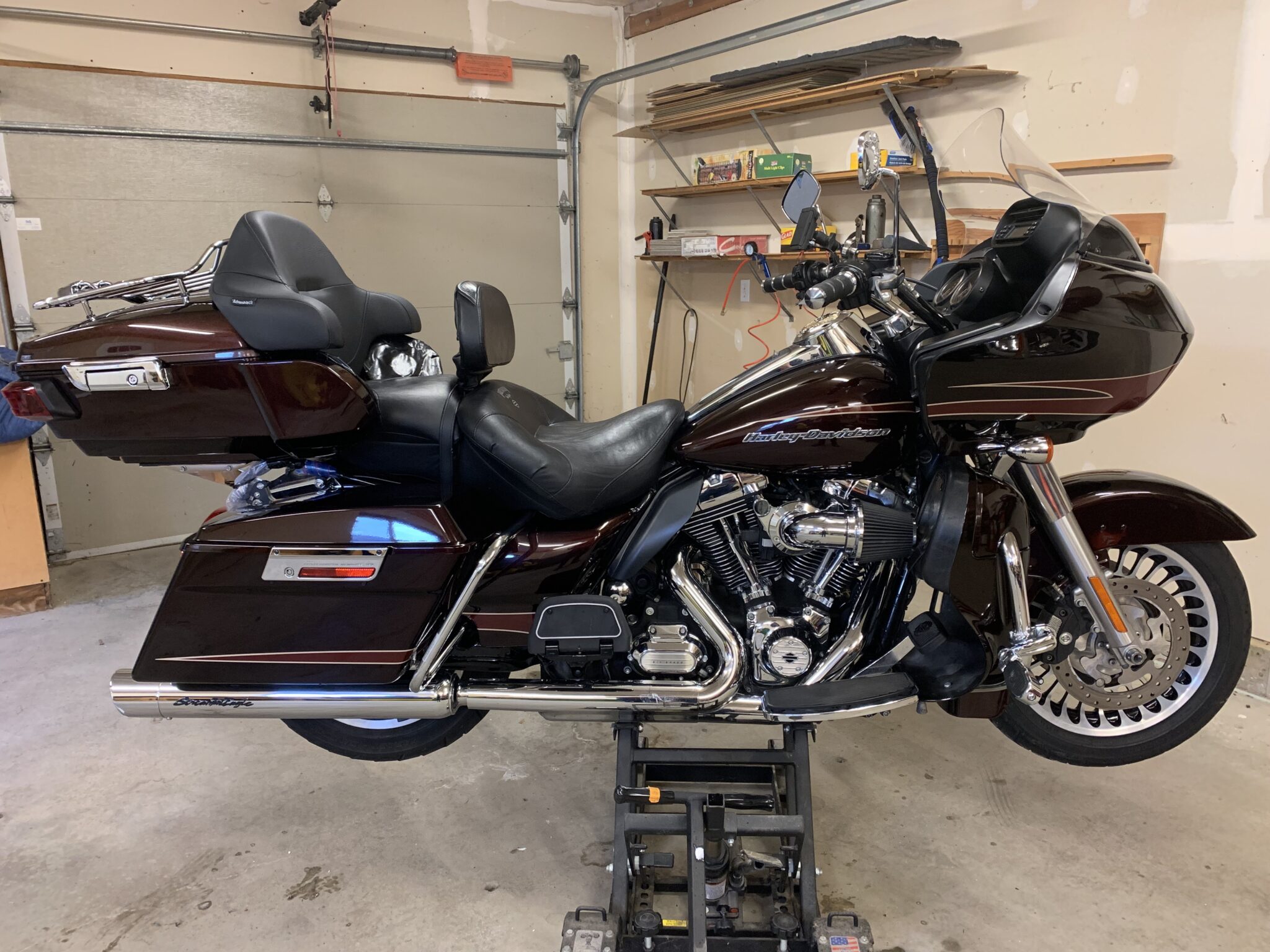 Tour pack replacement: installing the tour pack – Geek on a Harley